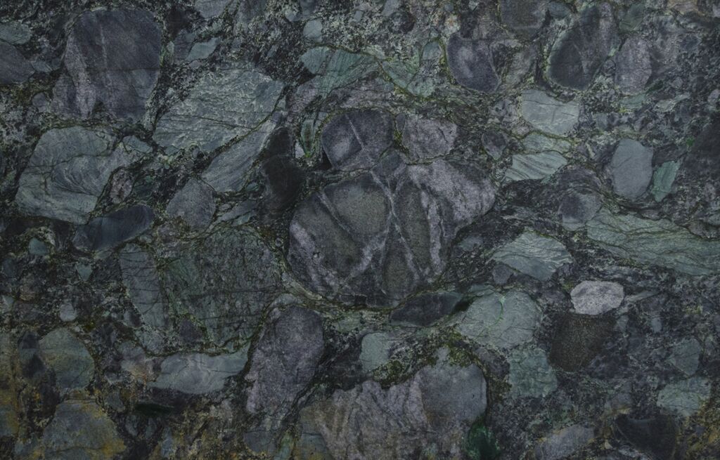 Emerald Green Granite, Slabs | Tez Marble